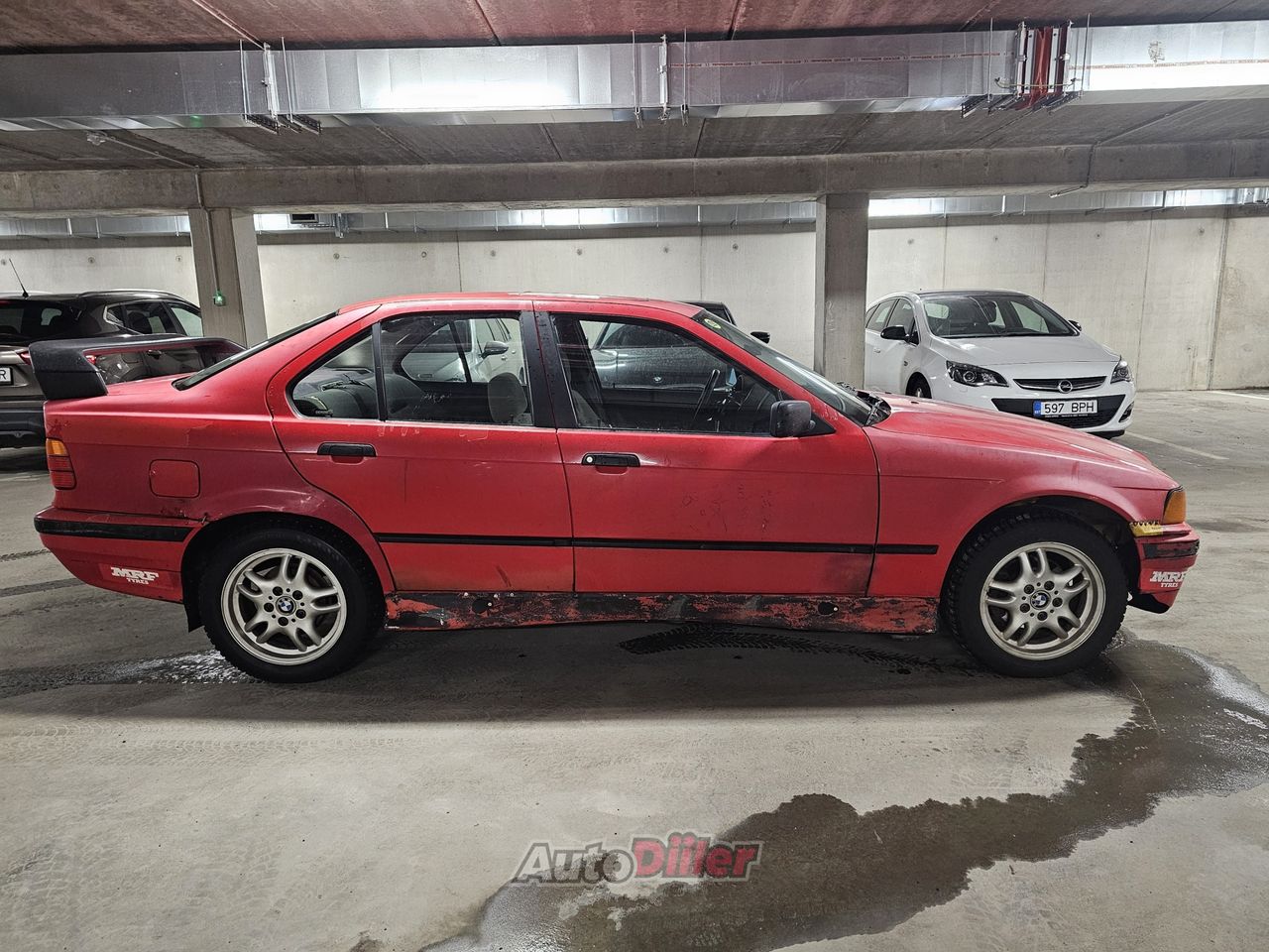 BMW 316 E36 318is 1.8 103kW - Autodiiler