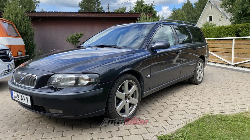 Volvo V70 R5 Turbo 2.4 147kW - Autodiiler